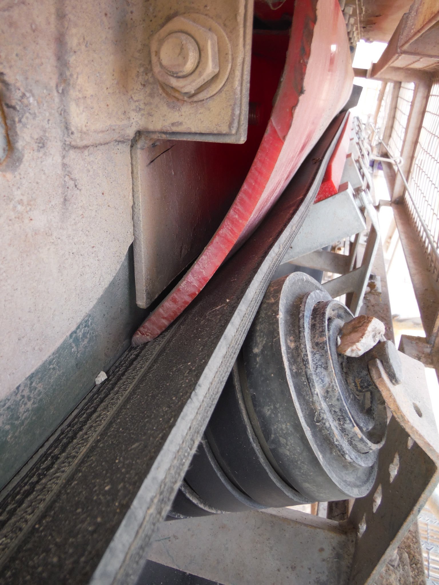 How To Reduce Transfer Point Spillage - Kinder Australia